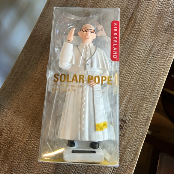 Brookstone | Accents | Nib Kikkerland Solar Pope Waving Hand Blessing ...